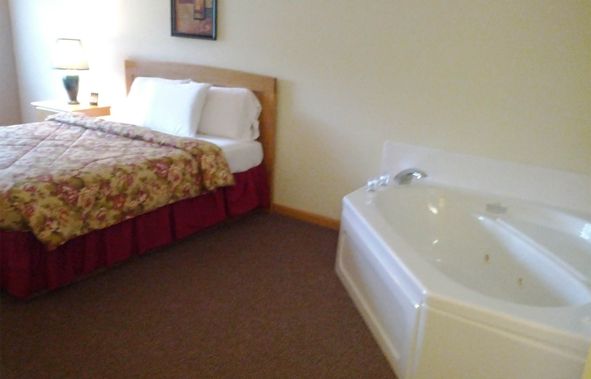 Rooms and Accommodations - Brook Pointe Resort